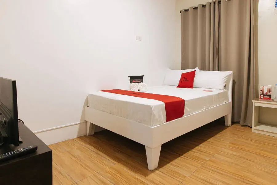 RedDoorz @ Golite Old Albay