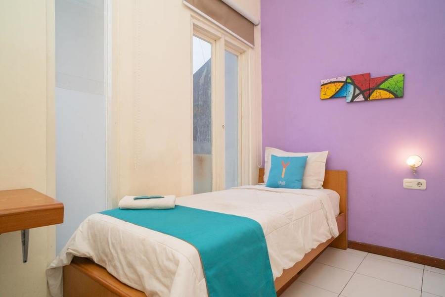 Booking Hotel Sans Hotel Fif Fa Malang murah di RedDoorz