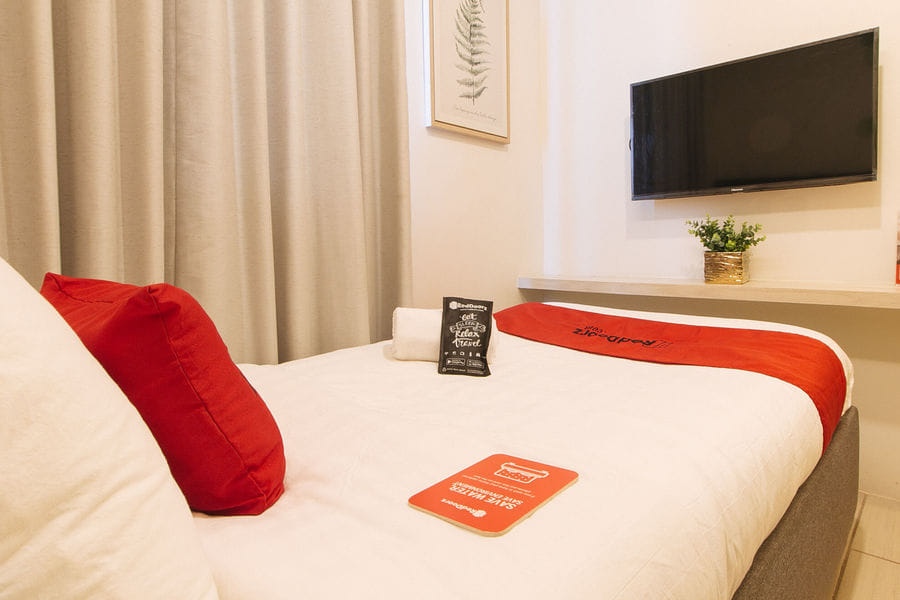 RedDoorz Plus @ La Belle Residences Makati City