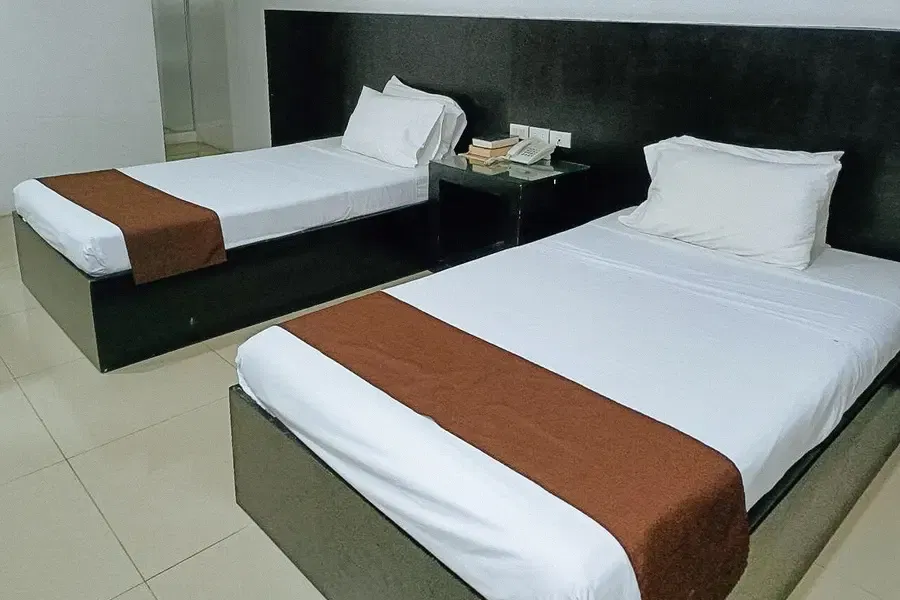 Check Inn Bacolod by RedDoorz